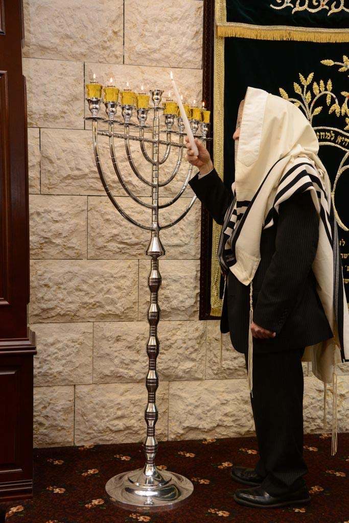 What If You Light The Menorah at Shul But Not at Home? - OU Kosher ...